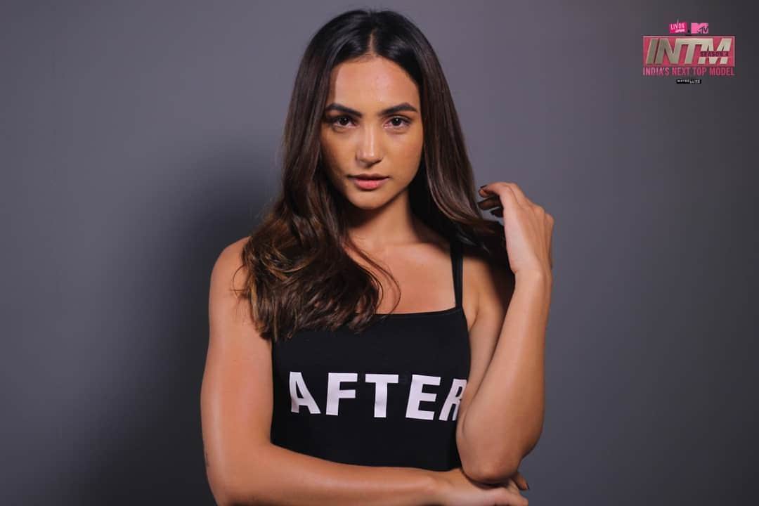 INTM Cycle 4 3rd Episode : Posing in Pairs with a Phyton Photo Shoot ...