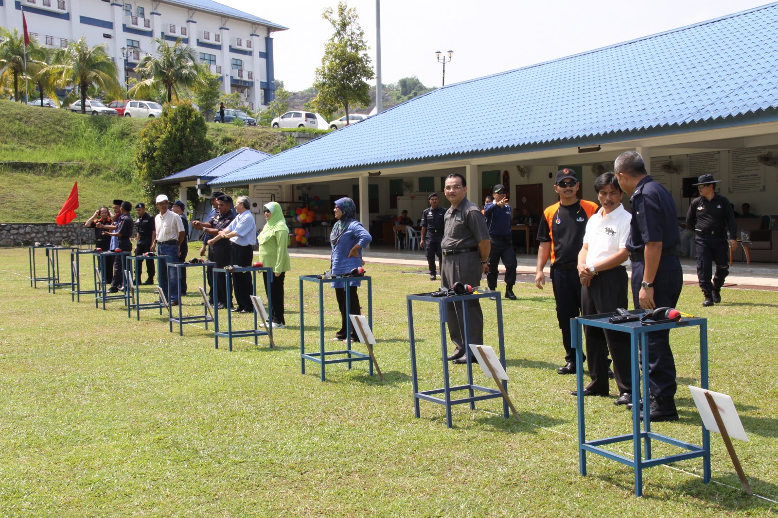 IPD Jasin: ACARA LATIHAN MENEMBAK BERSAMA KETUA-KETUA JABATAN DAERAH ...