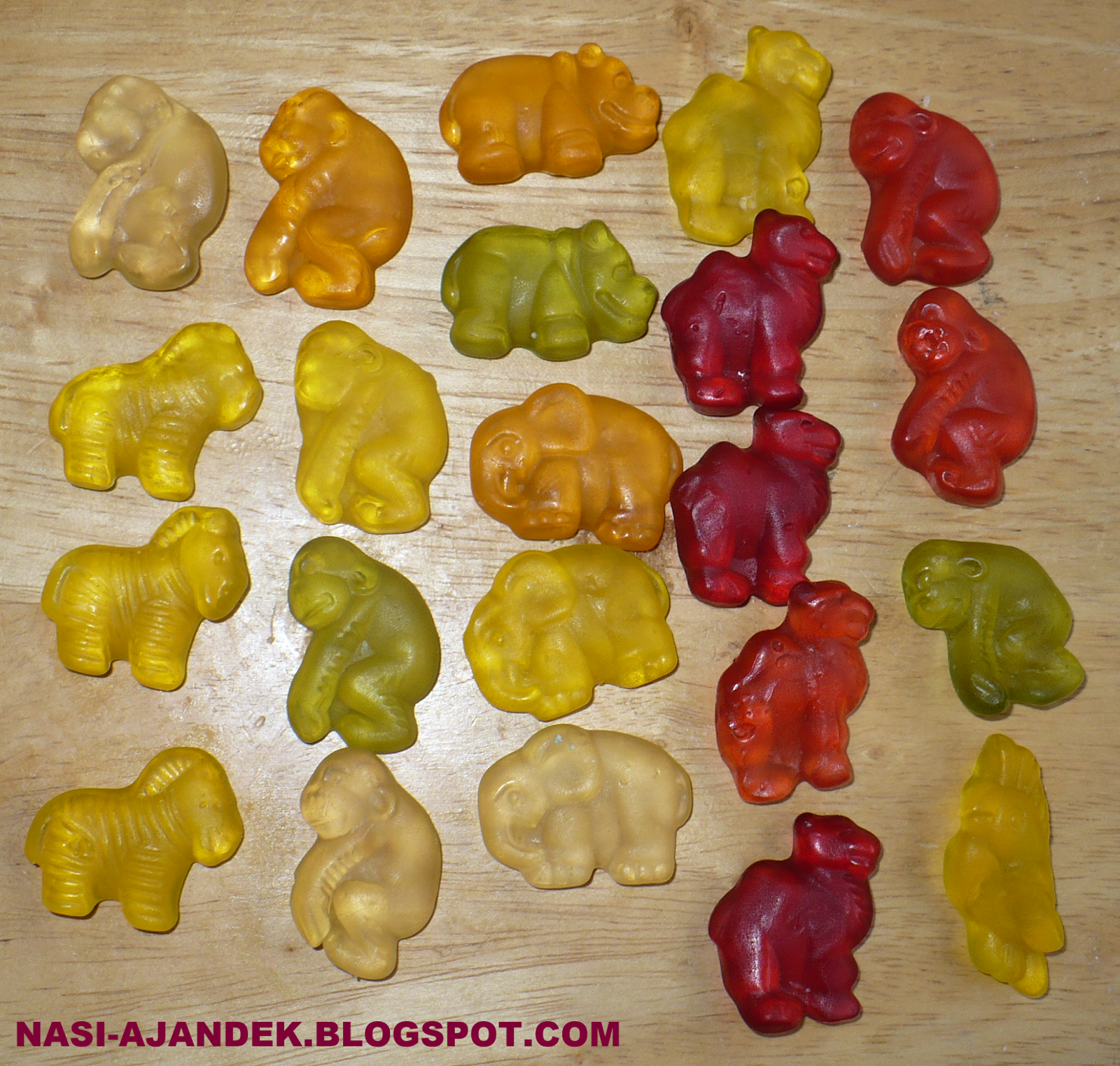 TESCO CANDY CARNIVAL: GUMMY ANIMALS, COLA FLAVOUR LANCES
