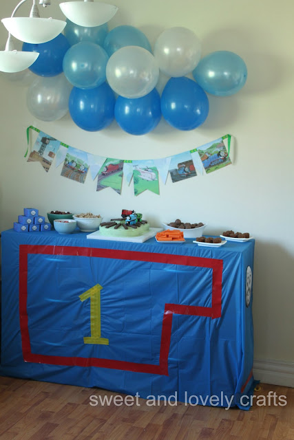 sweet and lovely crafts: Thomas the Train party!!