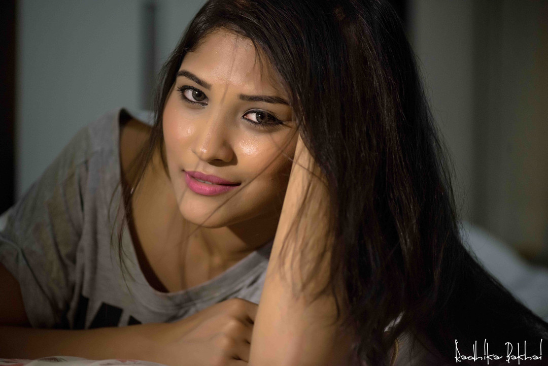 Divya Agarwal glamorous photos |Tamil Cinema News Updates website