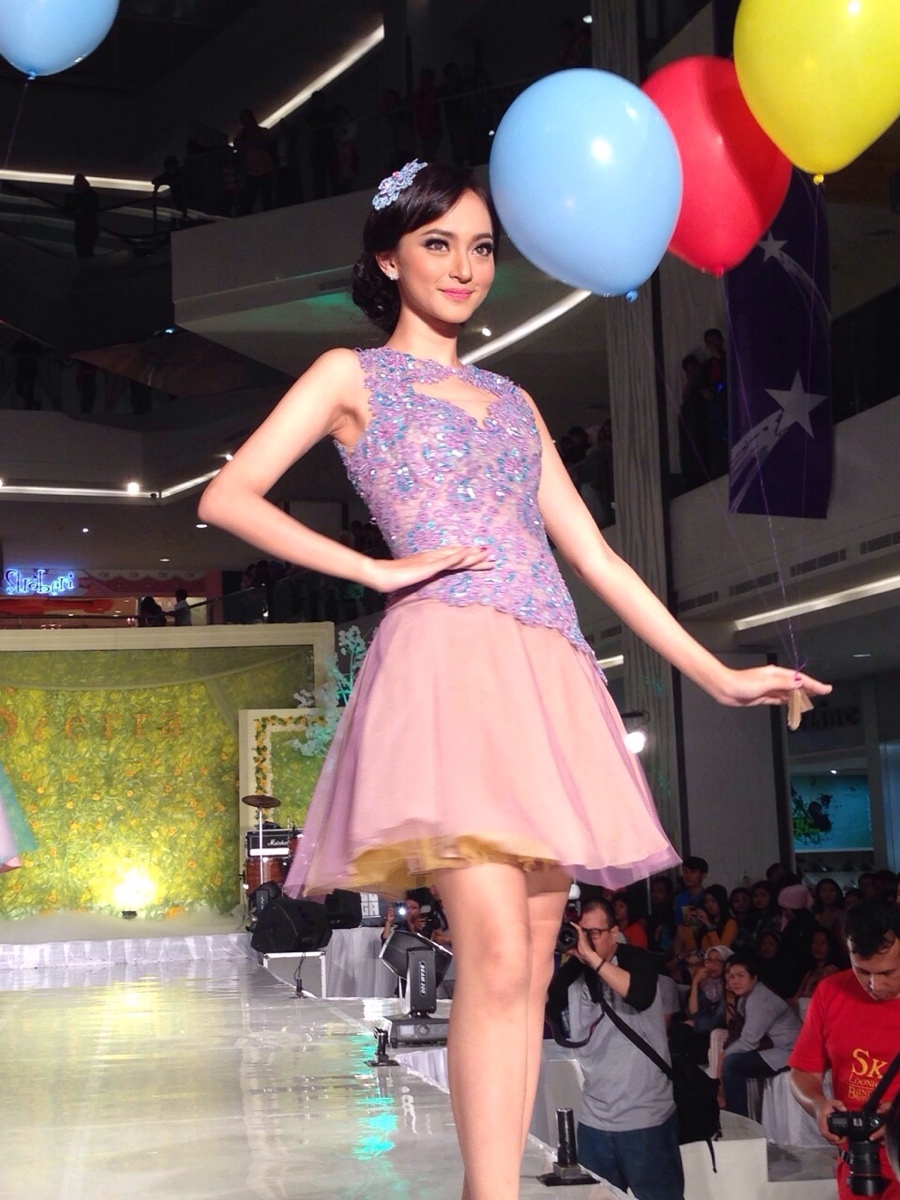 Galeri Foto Indah Kusuma + Link Download 300 Koleksi Foto Indah Kusuma ...