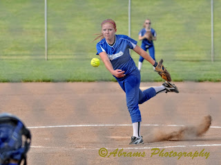 Abrams Photgraphy: Photo shoot at Plattsmouth Girls Softball Game