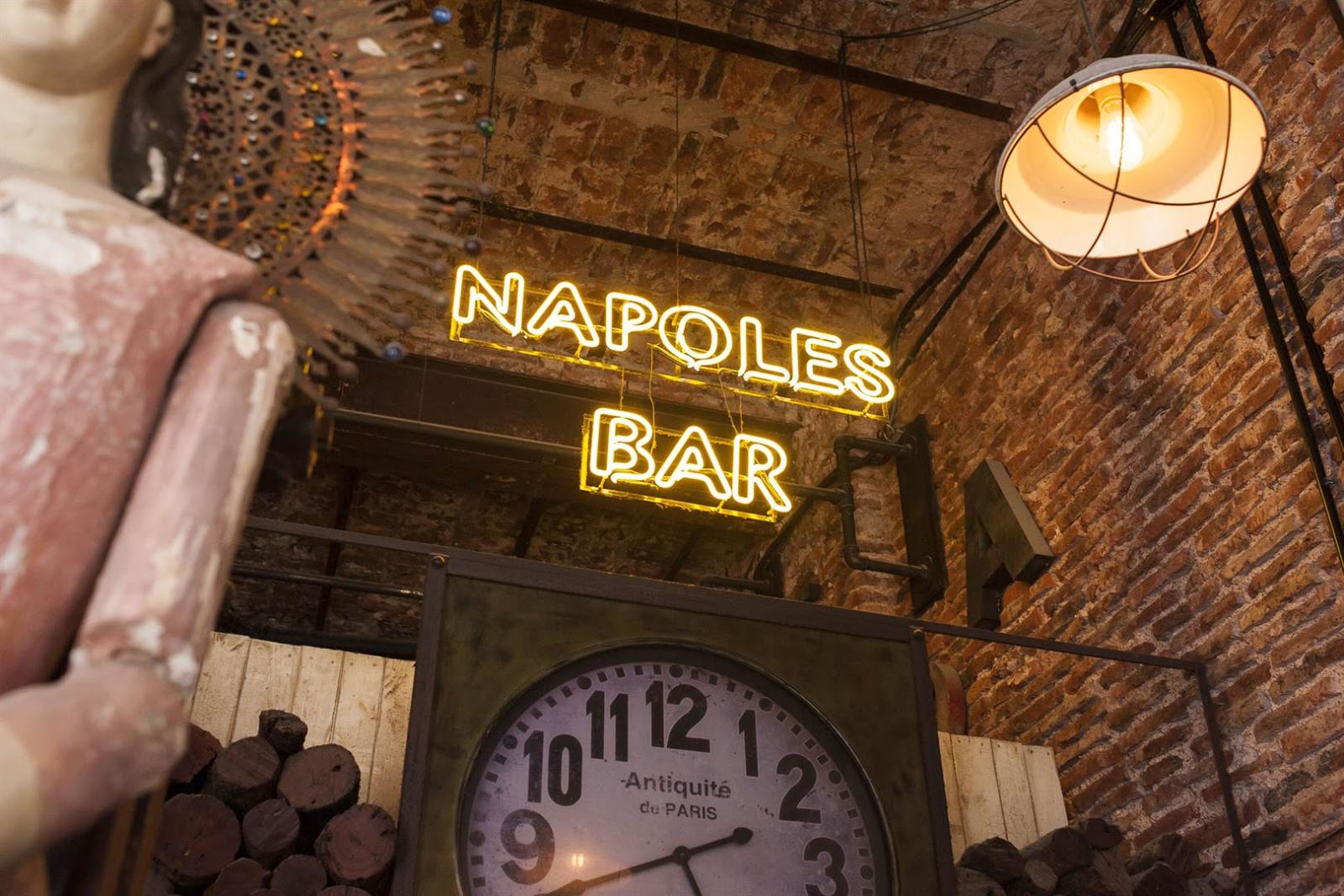 INDEC QUE TRABAJA II : RESTAURANTE RECOMENDADO; NÁPOLES BAR