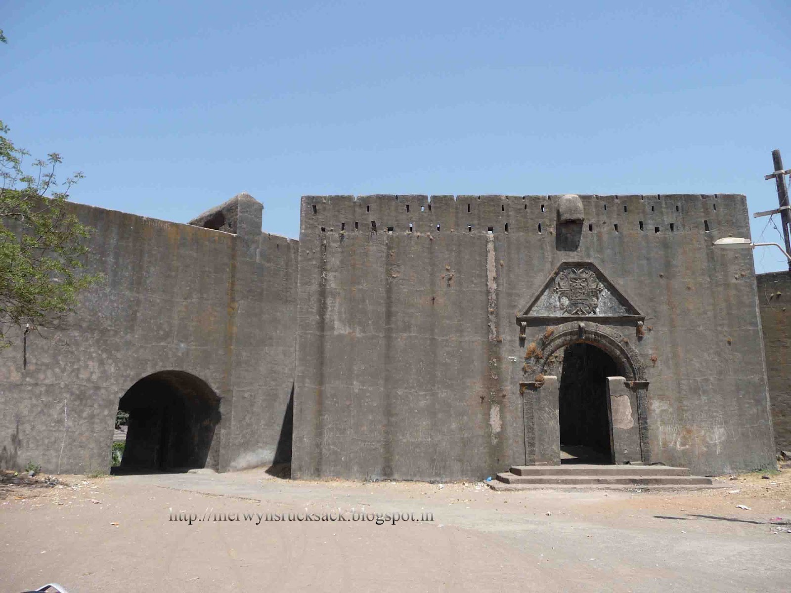 St. Jerome Fort in Nani Daman | The journey of a thousand miles begins ...