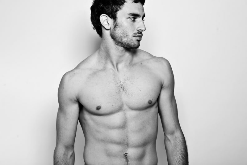 EVERYDAY HOTTIES: BULGING ALL OVER.