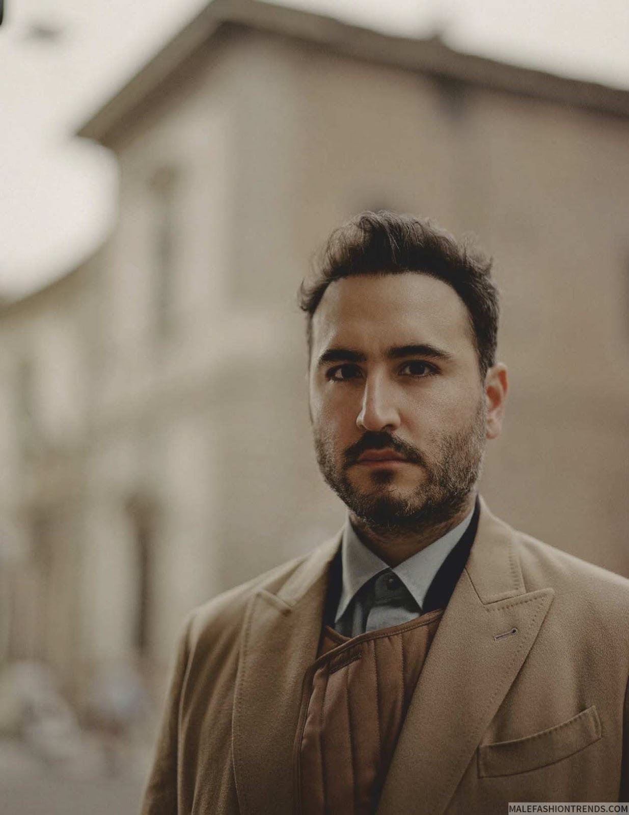 Jesús Navarro para Vogue Hombre en fotos de Luc Coiffait