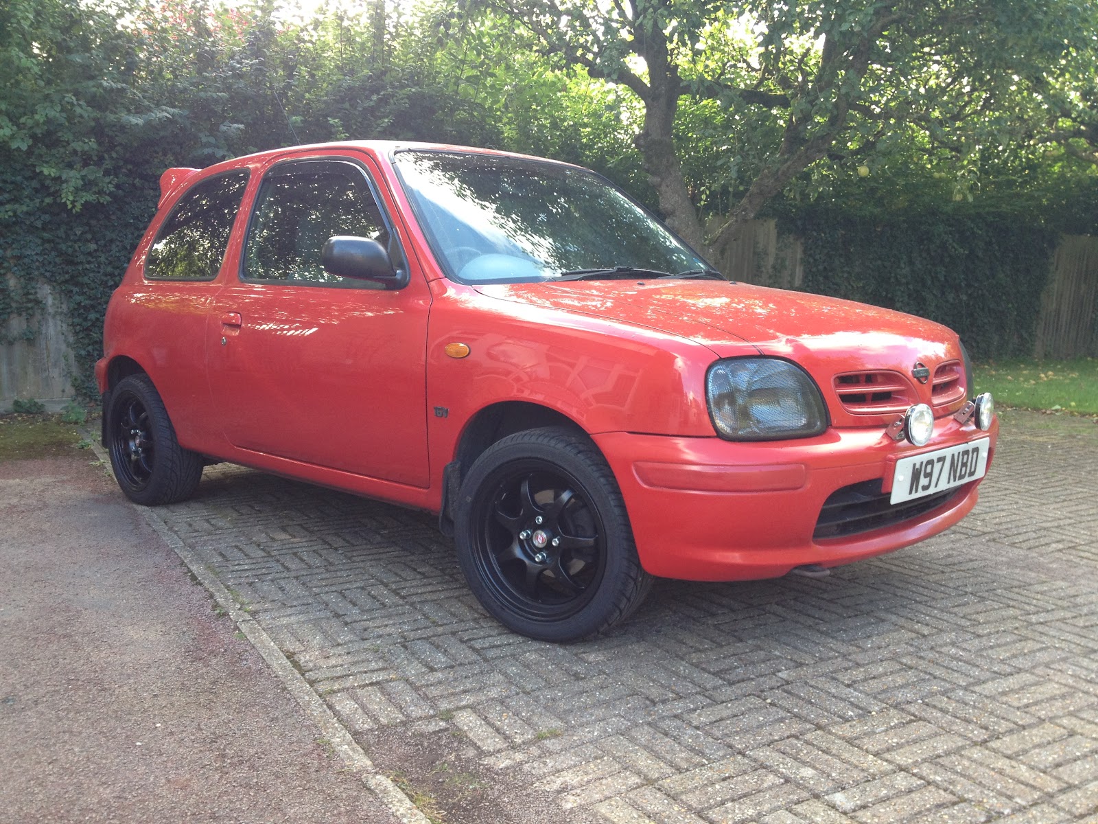 Micra k11 1l 16v red 2000 modification