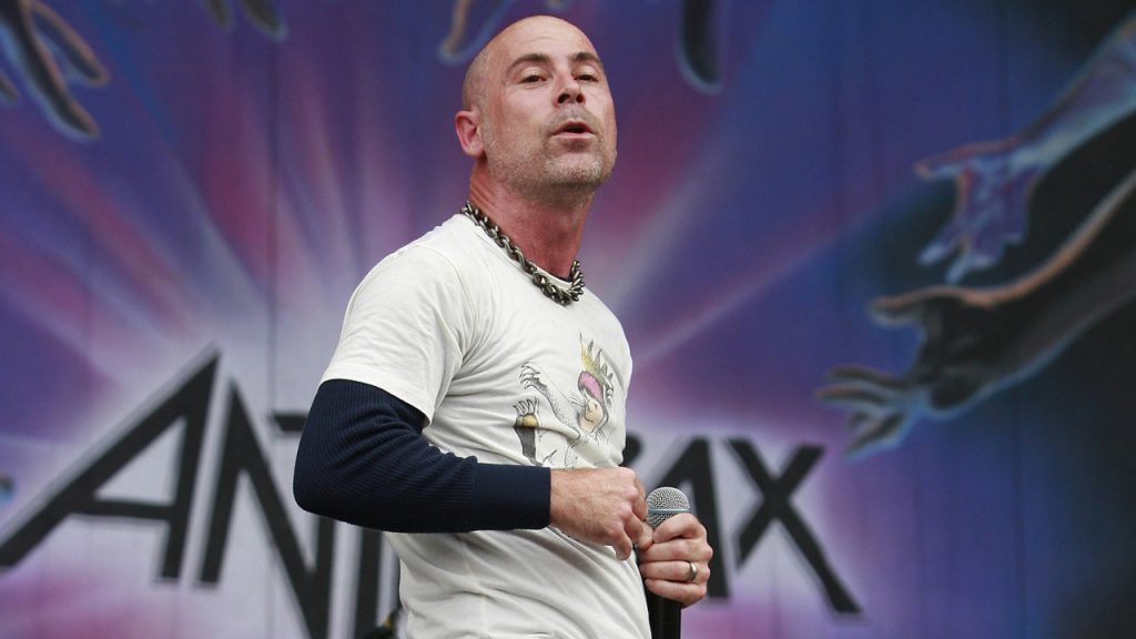 A John Bush le gustaría cantar canciones de Anthrax