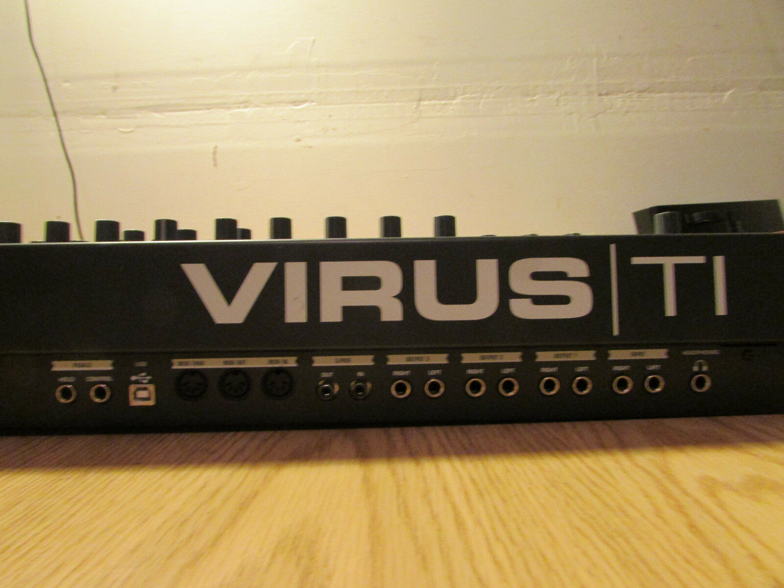 MATRIXSYNTH: Access Virus TI 61-Key Keyboard Synthesizer