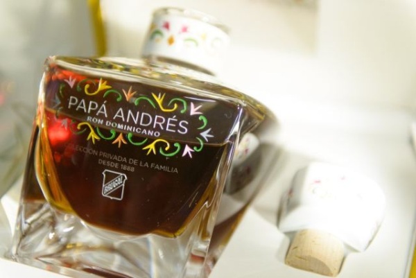 PAPA ANDRES....Brugal establece un nuevo estándar para el ron de lujo ...