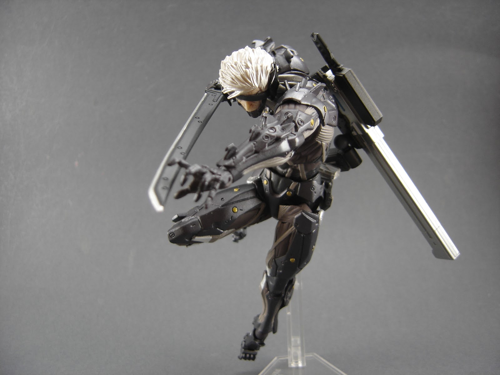 Lightning Ace's gundams: Revoltech Raiden from metal gear rising ...