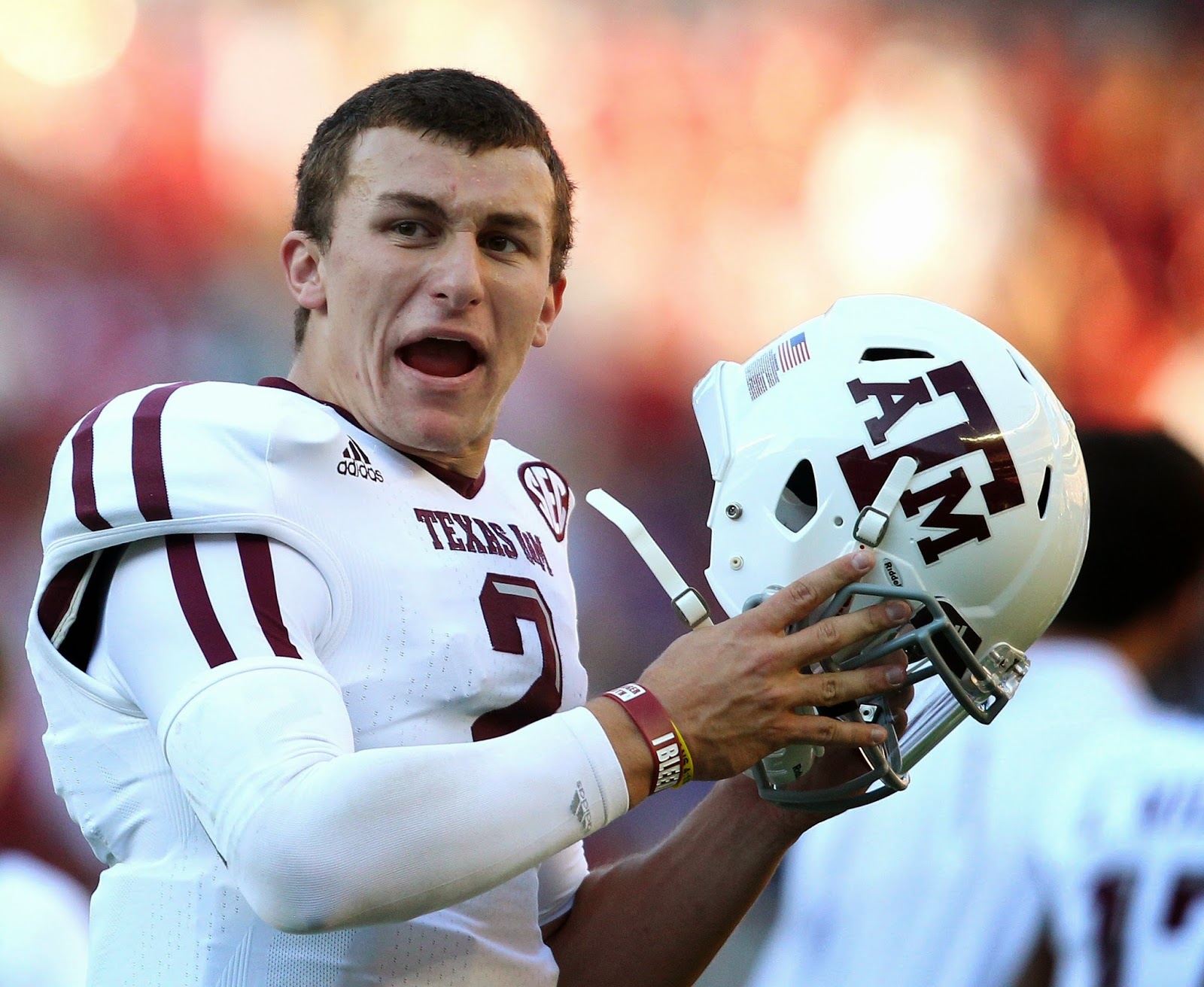 CELEBRITY BIO NEWS FASHIONS MOVIES: Johnny Manziel Bio News Profile ...