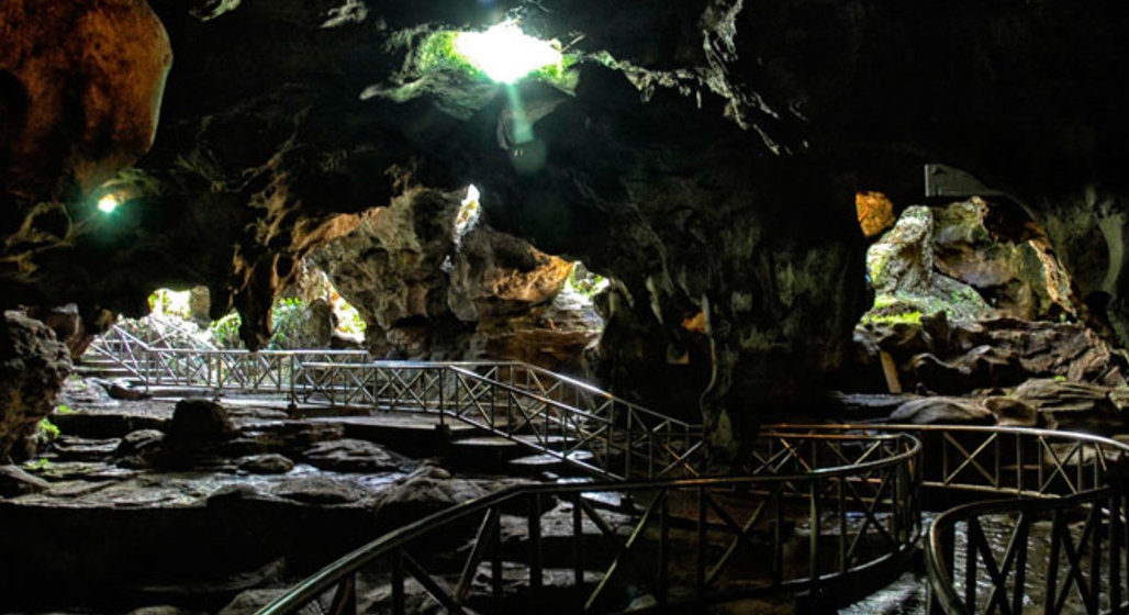 Goa Akbar Tuban Info Sejarah Dan Misteri