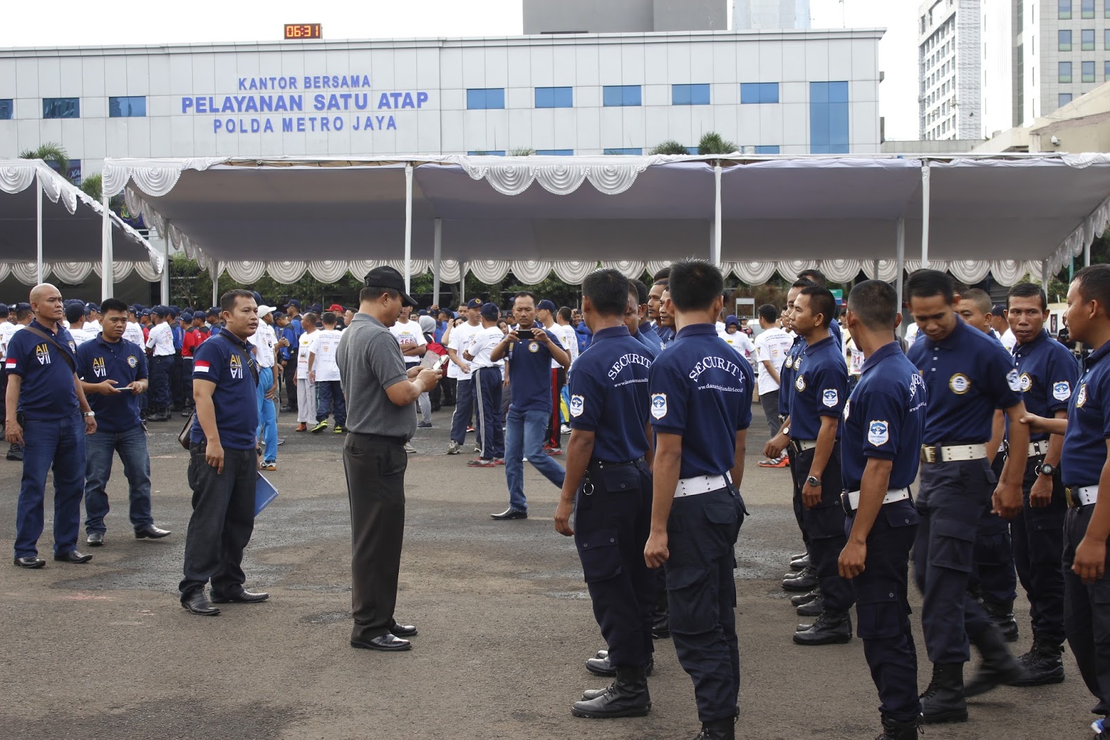 JASA SECURITY DI Tlpn : 021 55658103 PERUSAHAAN SATPAM di SURABAYA jasa ...