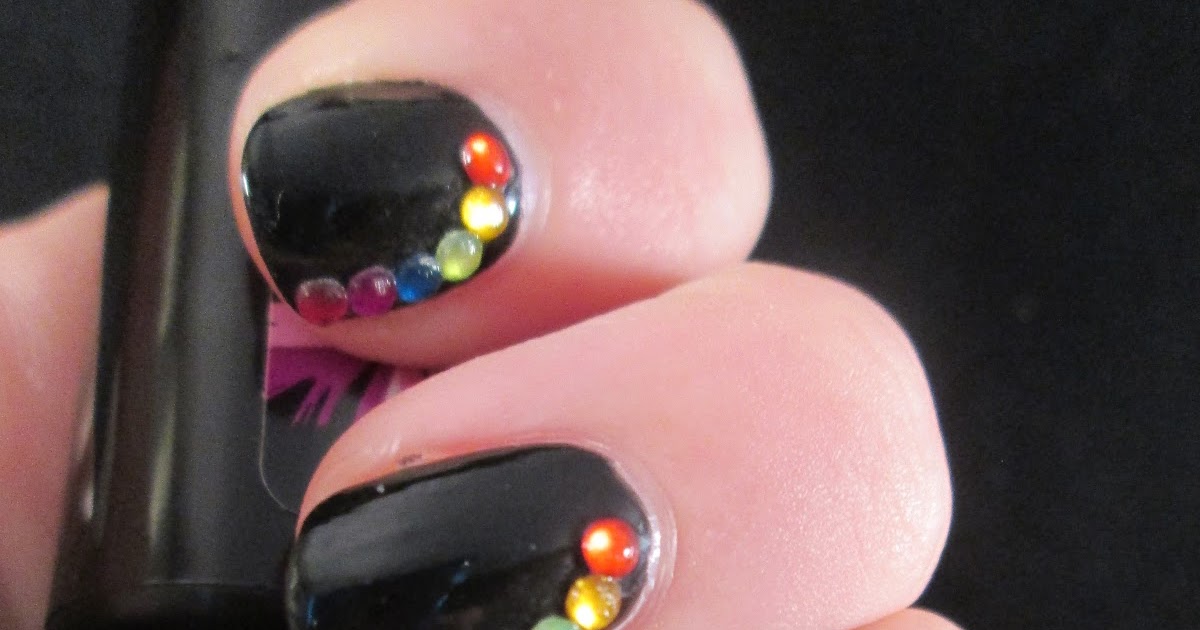PiggieLuv: Rainbow rhinestones nail art