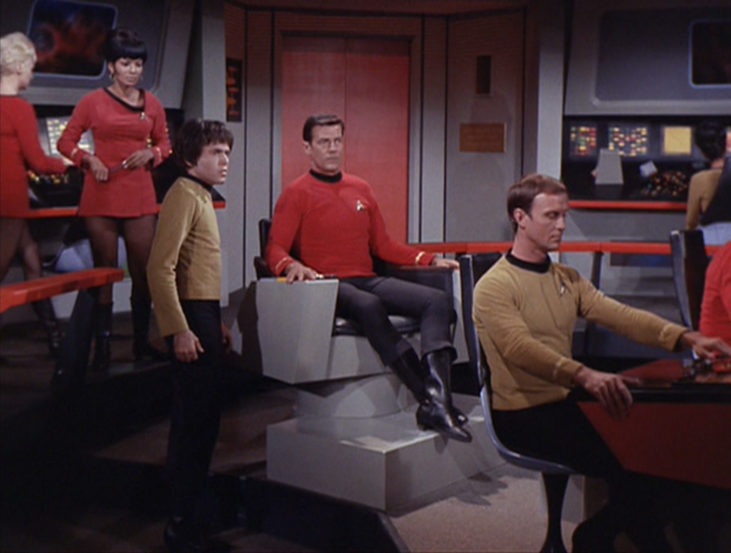 Holiday Film Reviews: Star Trek: "Catspaw"