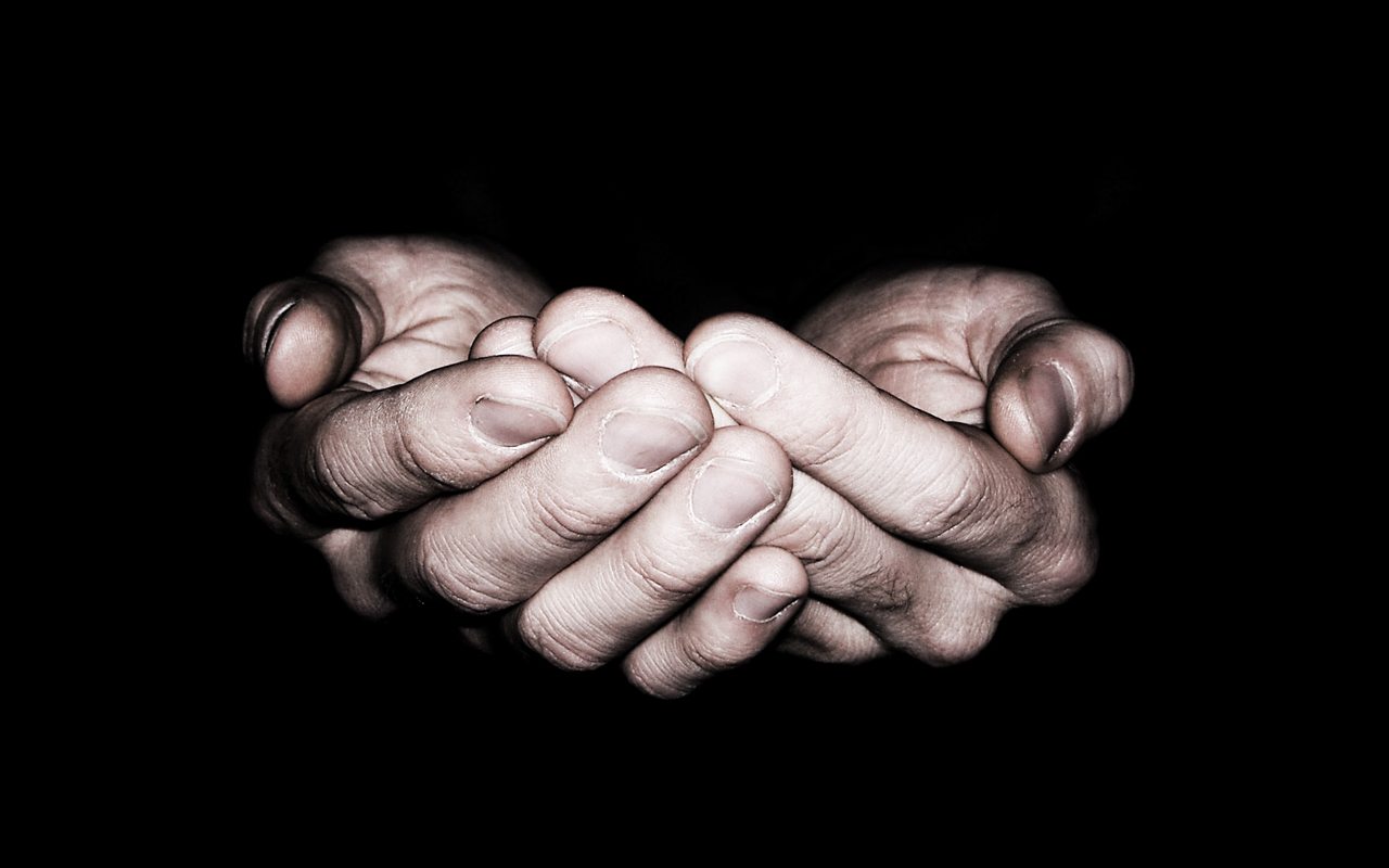 PURPURA : GESTOS CON LAS MANOS