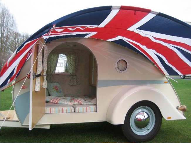 Vintage Trailer Lady: January 2012