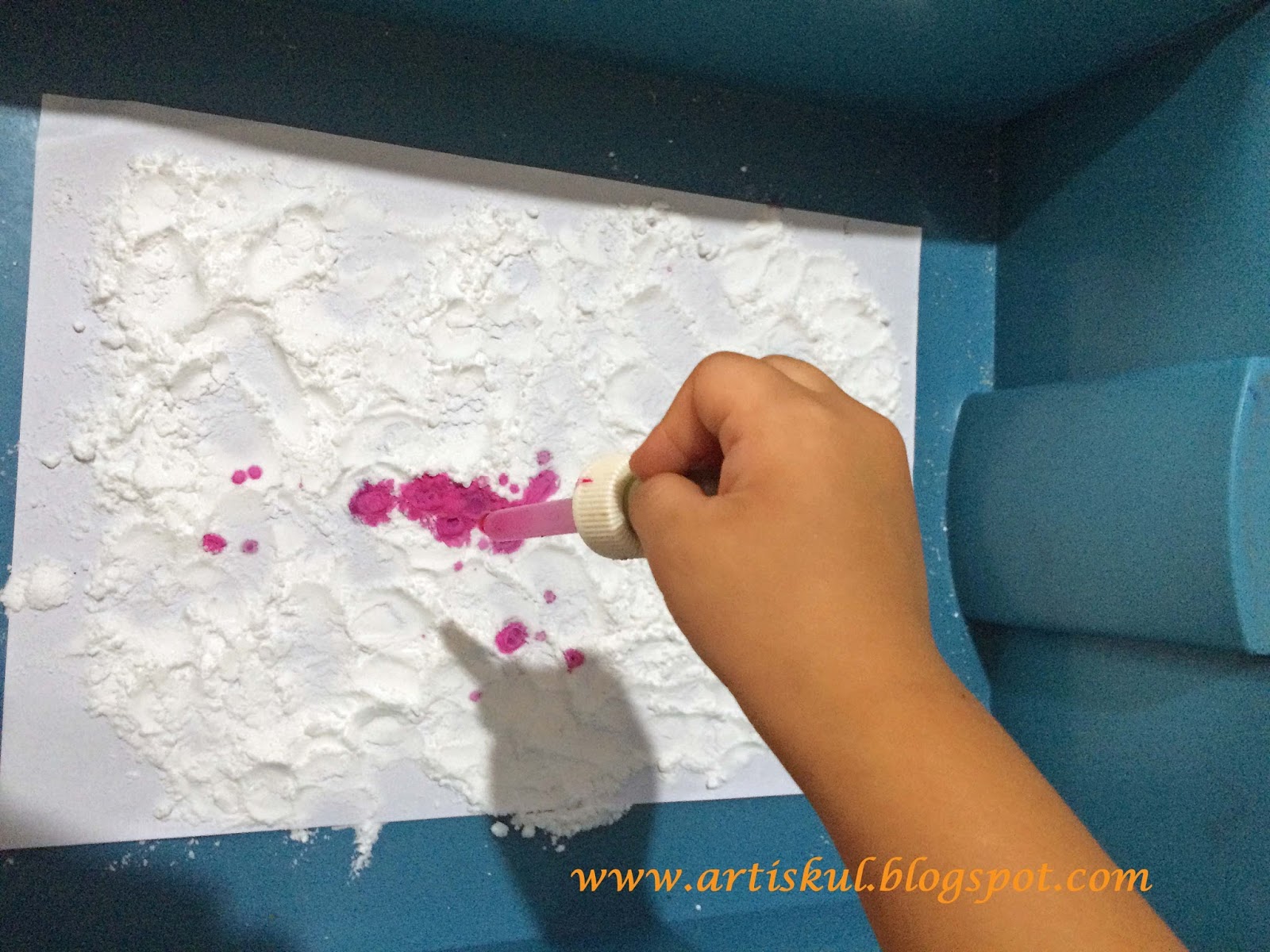 Art School: Making Fizzy Art with Baking Soda and Vinegar
