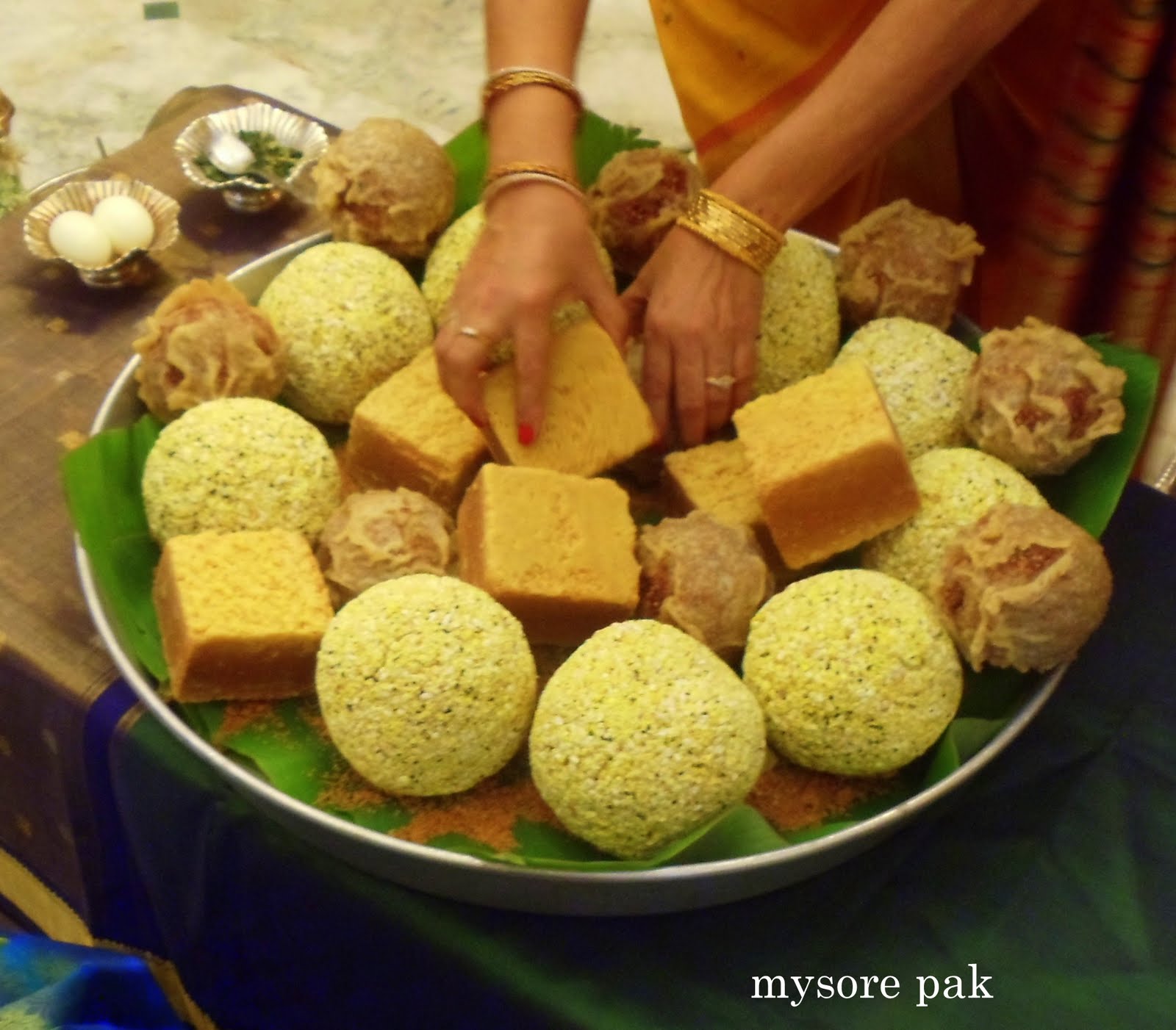 Cherie's Stolen Recipes: babyshower - the Bunt way