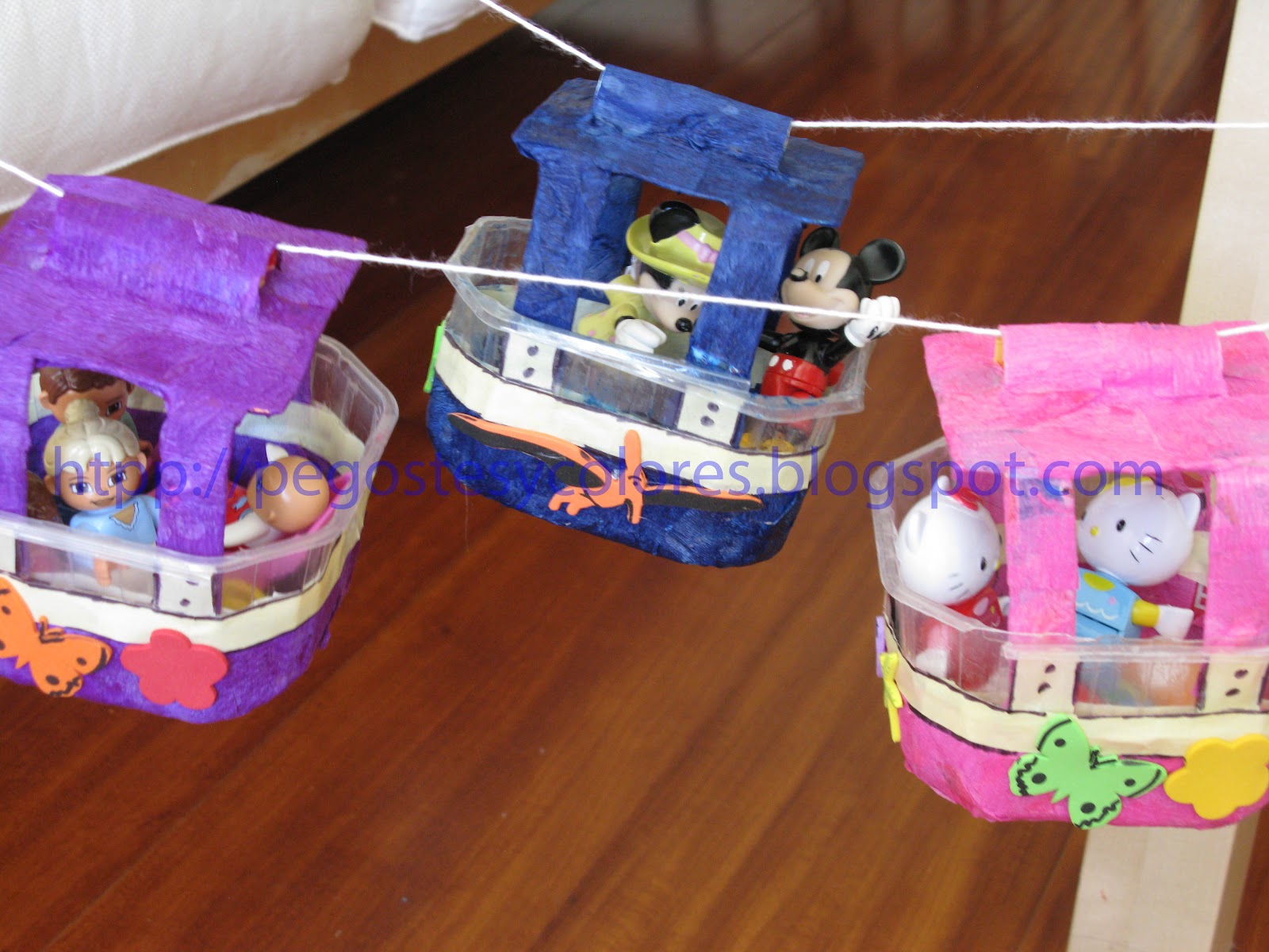 Pegostes y Colores: Teleférico de Juguete