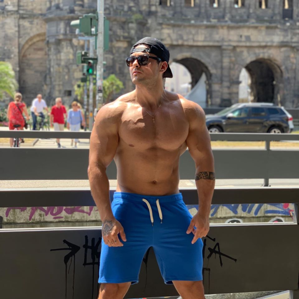 the beauty of male muscle: Felipe