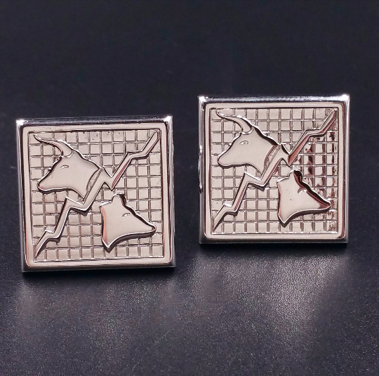 Lady & Librarian: Jewelry, Cufflinks & Life