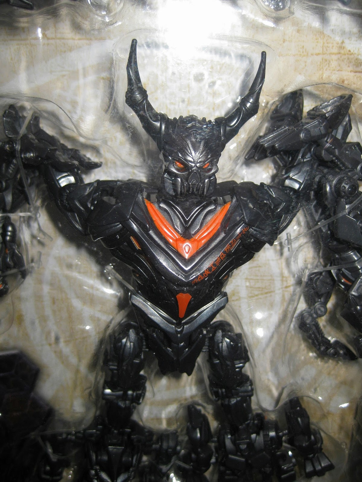 deSMOnd Collection: ToysRus Exclusive: Hasbro "Infernocus" TLK Ver.