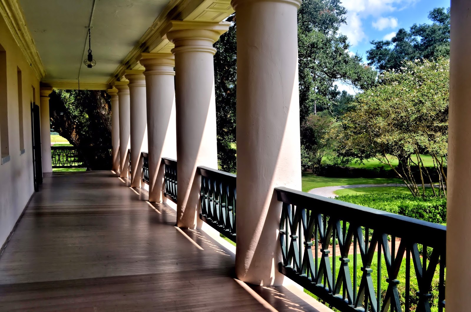 Room With No View: Oak Alley Plantation: An Iconic View (Part One)