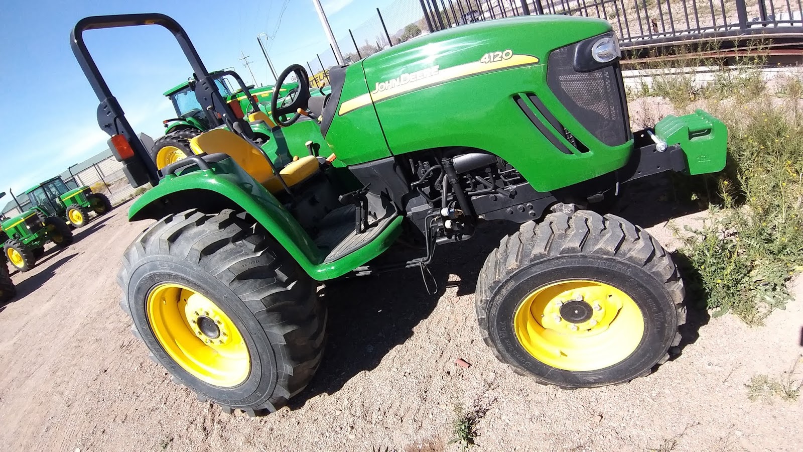 MAQUINARIA AGRICOLA INDUSTRIAL: Tractor John Deere 4120 4x4 2005 55hp ...