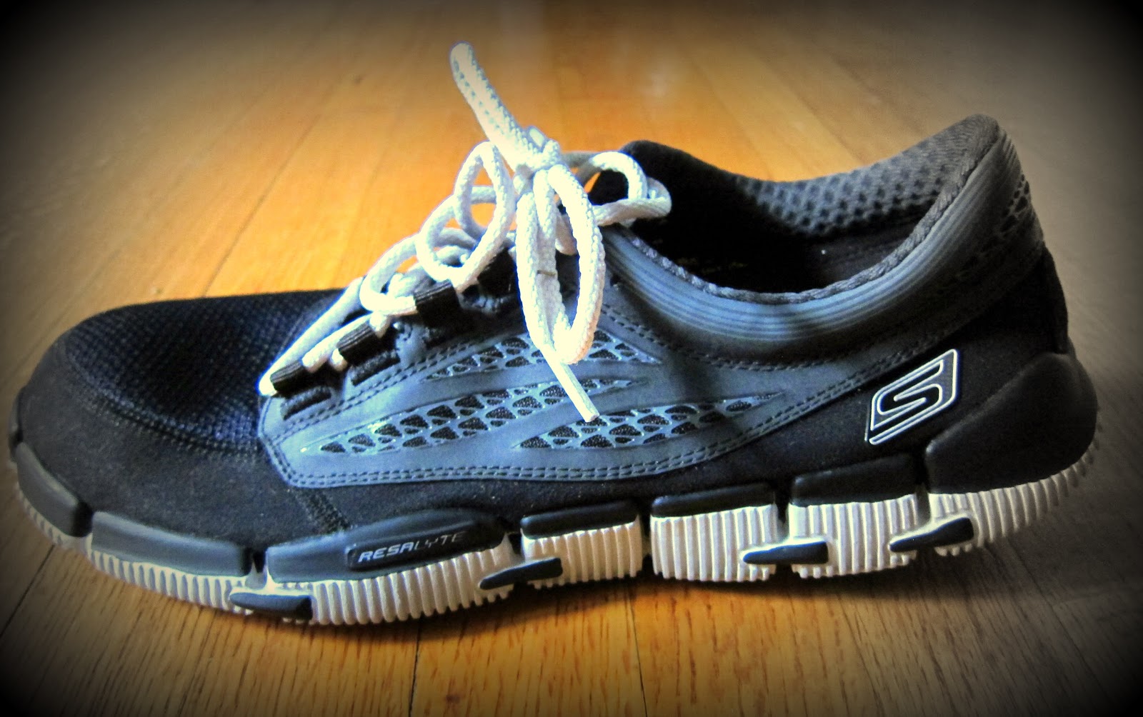 The Running Lunatic: Skechers Go Bionic Review and Giveaway