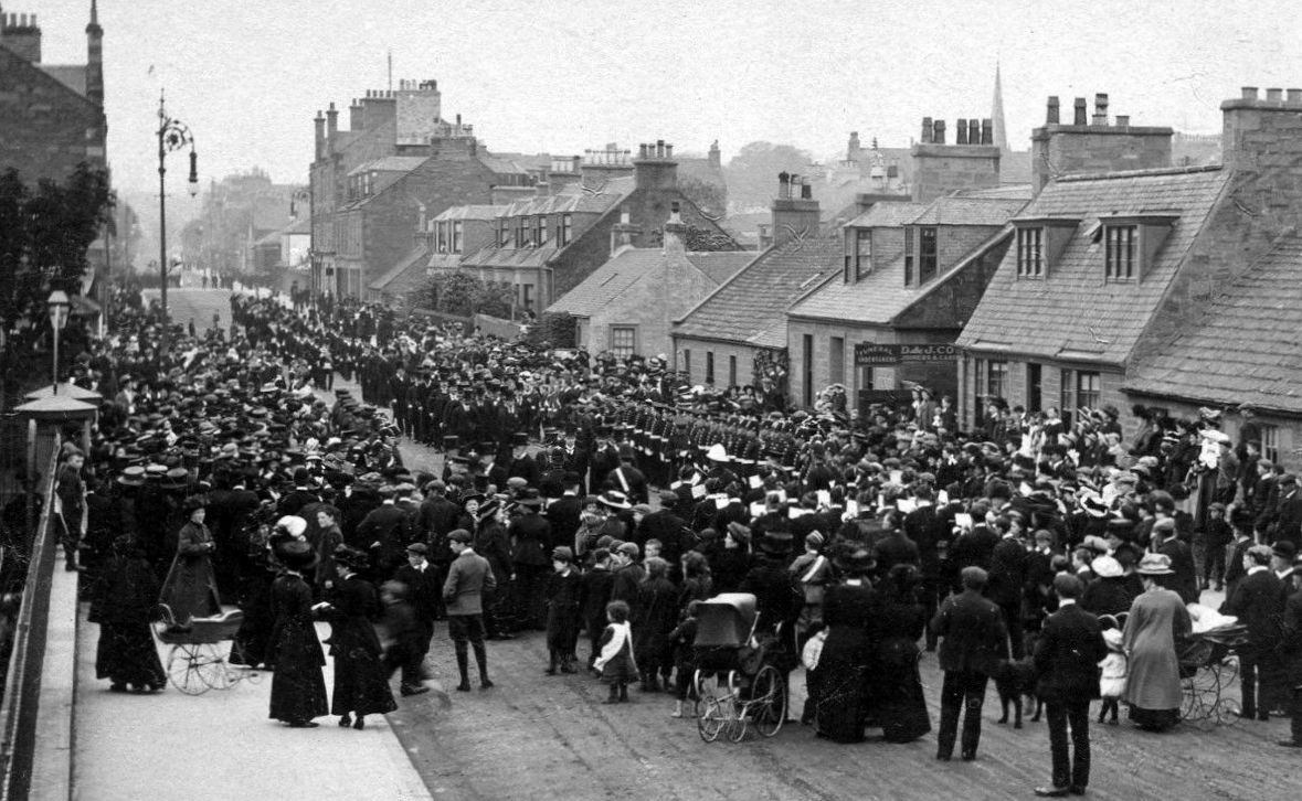 Tour Scotland: Old Photograph Military Funeral Brook Street Broughty ...