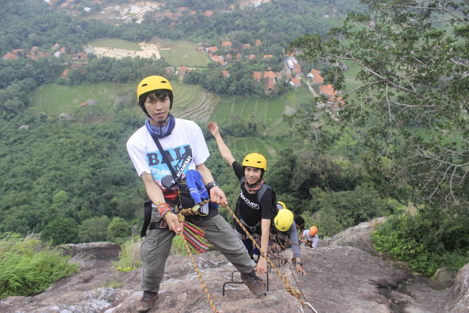 Rock Climbing Via Ferrata di Badega Parang, Gunung Parang - Purwakarta ...