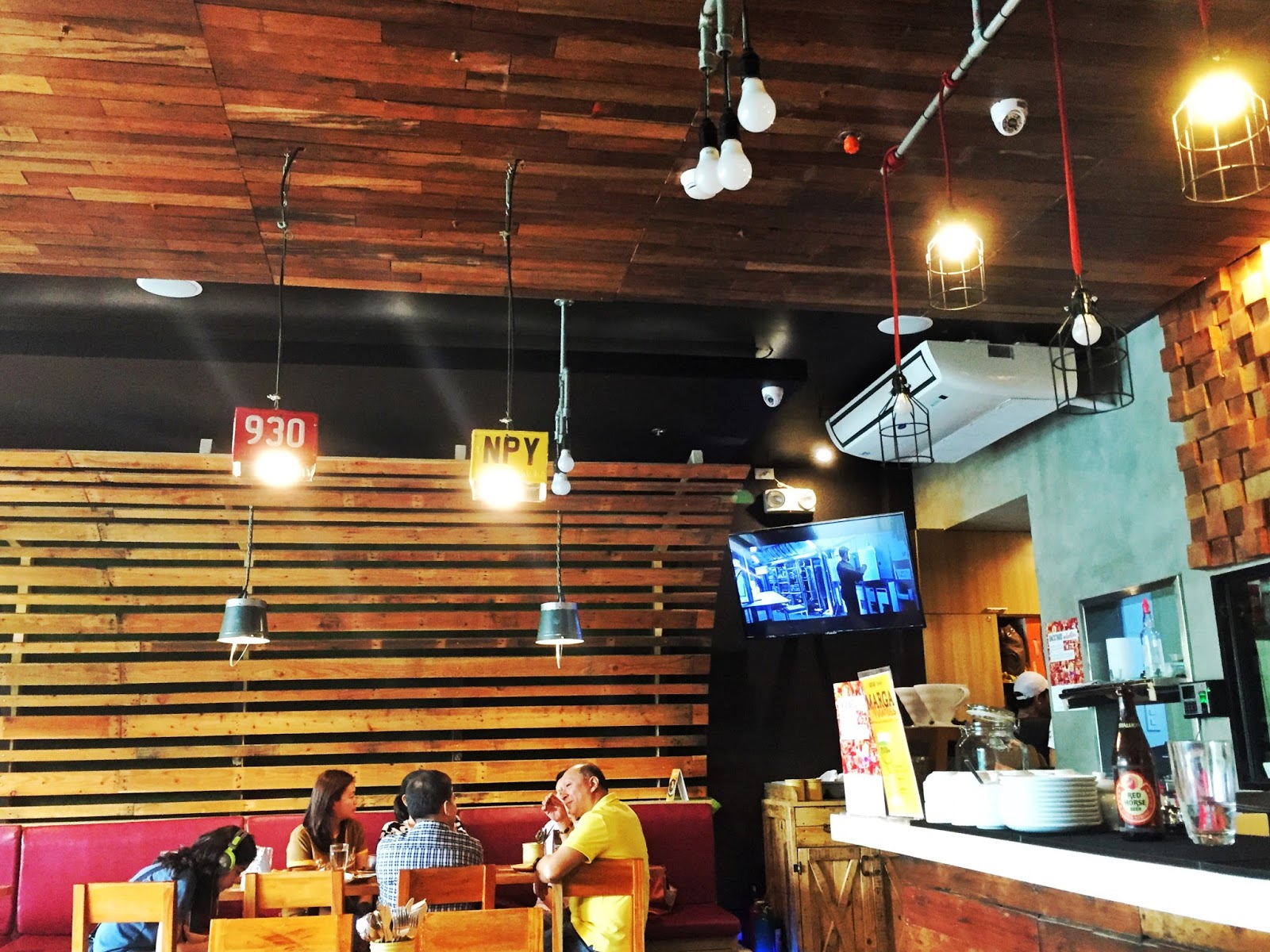 What Mary Loves: First Bite: Backyard Kitchen+Brew