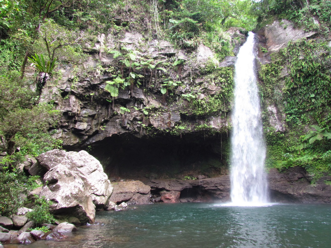 What not to do when travelling: Tavoro Falls