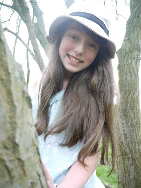 Hollie Steel Fans: Hollie Steel Fly