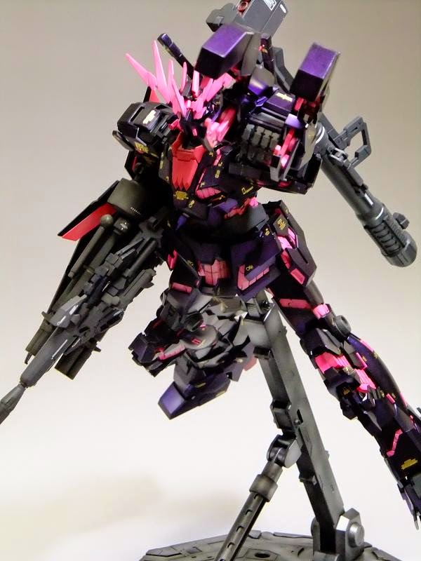 MG 1/100 Banshee "Pink Psycho Frame" with Gatling Gun Custom Build