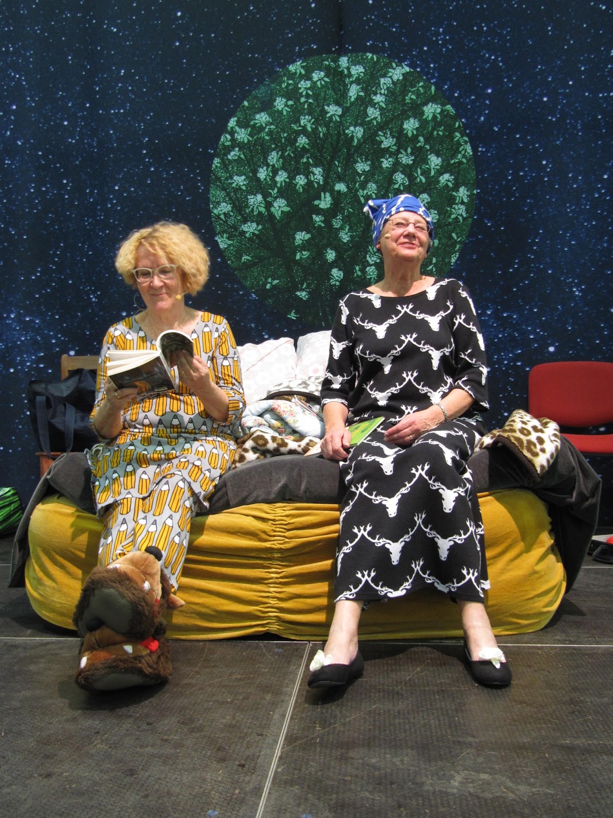 Kirsin kirjanurkka: Heli Laaksonen: Sylvia, Tuija ja laulava patja