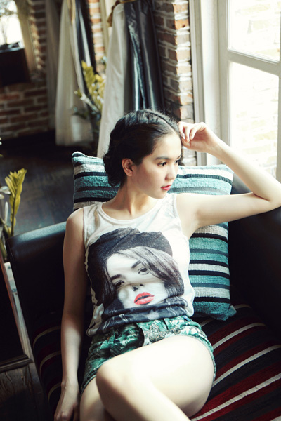 Ngoc Trinh Beautiful Skirt in Spring - Viet Nam Bikini Model - 1000 ...