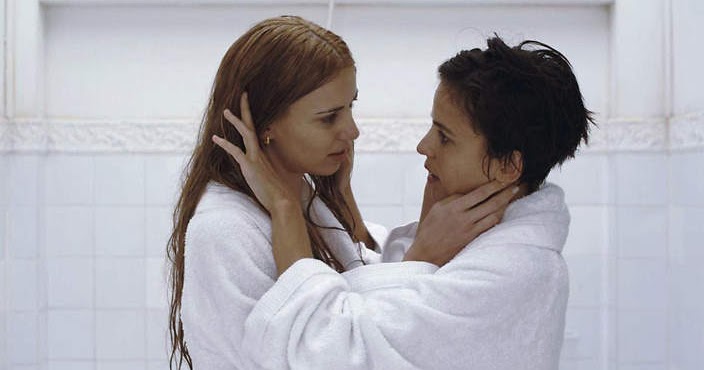 Mostly Movies: Habitación en Roma [Room in Rome] Movie Review