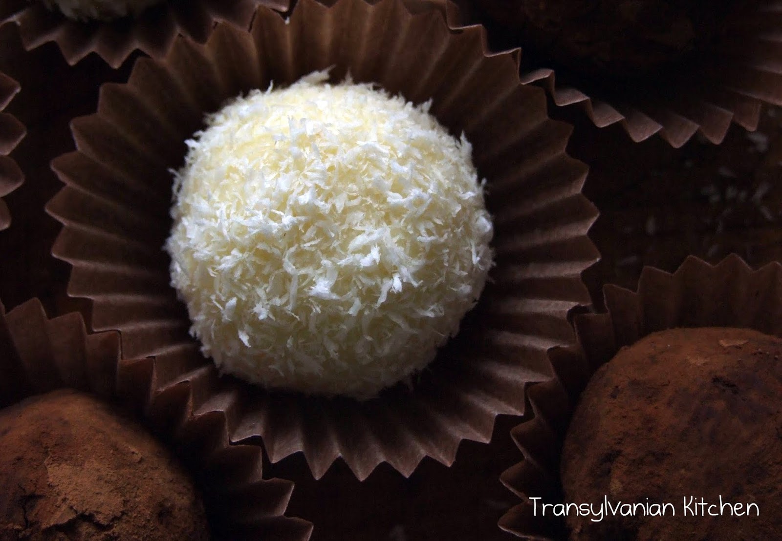 Transylvanian Kitchen: Trufe dulci, albe şi negre