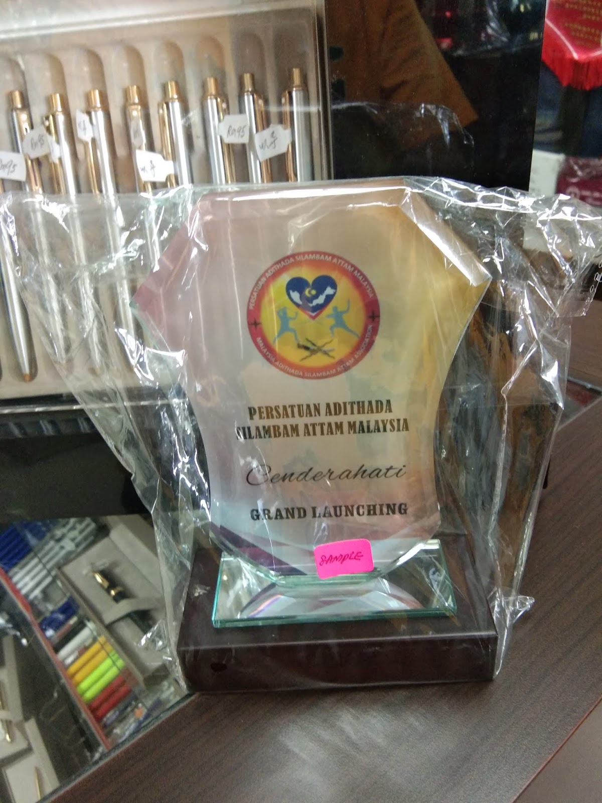 MEDAL & TROFI UNTUK SEMUA.: CRYSTAL & KACA PLAQUE TERBARU