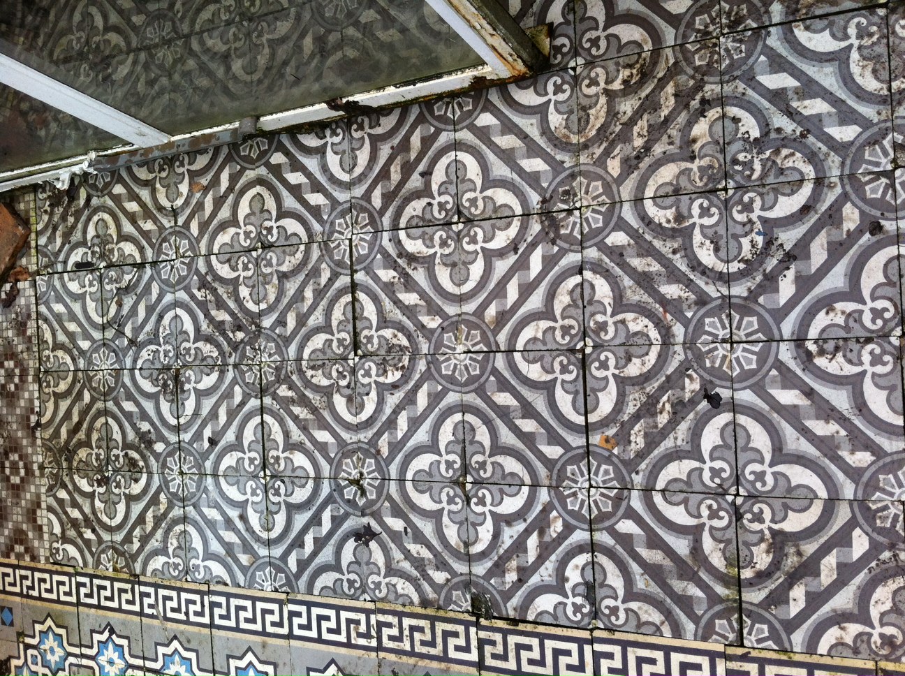 My Thoughts: 100 years old tiles, antique tile, tegel antik