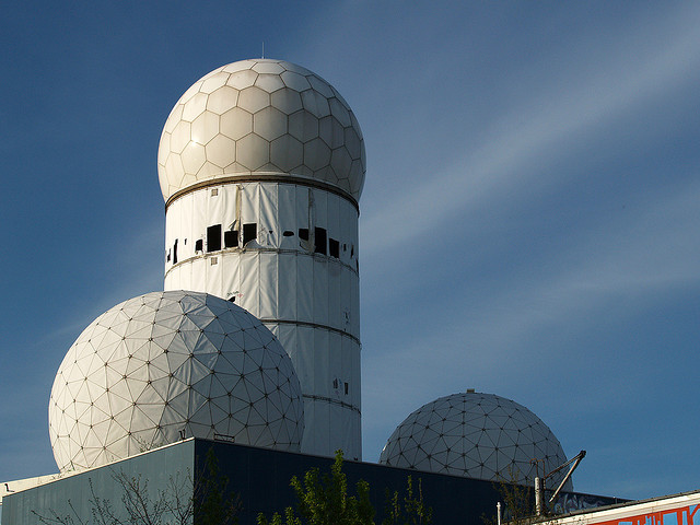 The Radome - Amazing Hi-Tech Radar Umbrella ~ Kuriositas