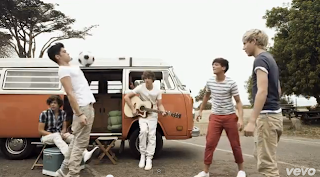 Avercombis & Afiches: ONE DIRECTION BUS