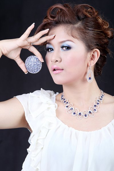 Myanmar Hot Singer, Jenny's Lovely Fashion Photos | Myanmar Singer and ...