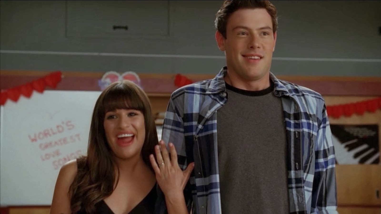Holiday Film Reviews: Glee: "Heart"