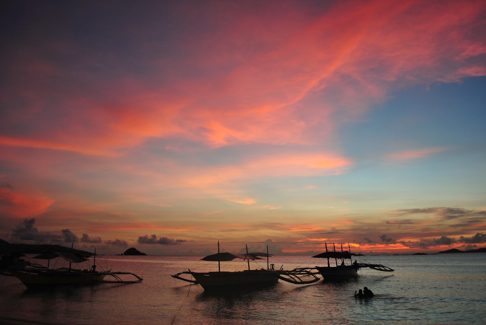 Backpacking Pilipinas: Calaguas: My Best Beach Experience Ever