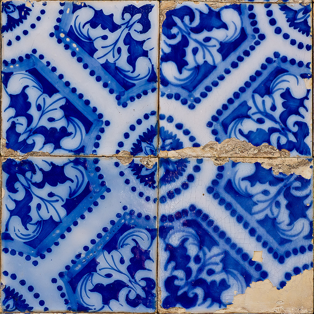 Ao pé da Raia: Um azulejo azul